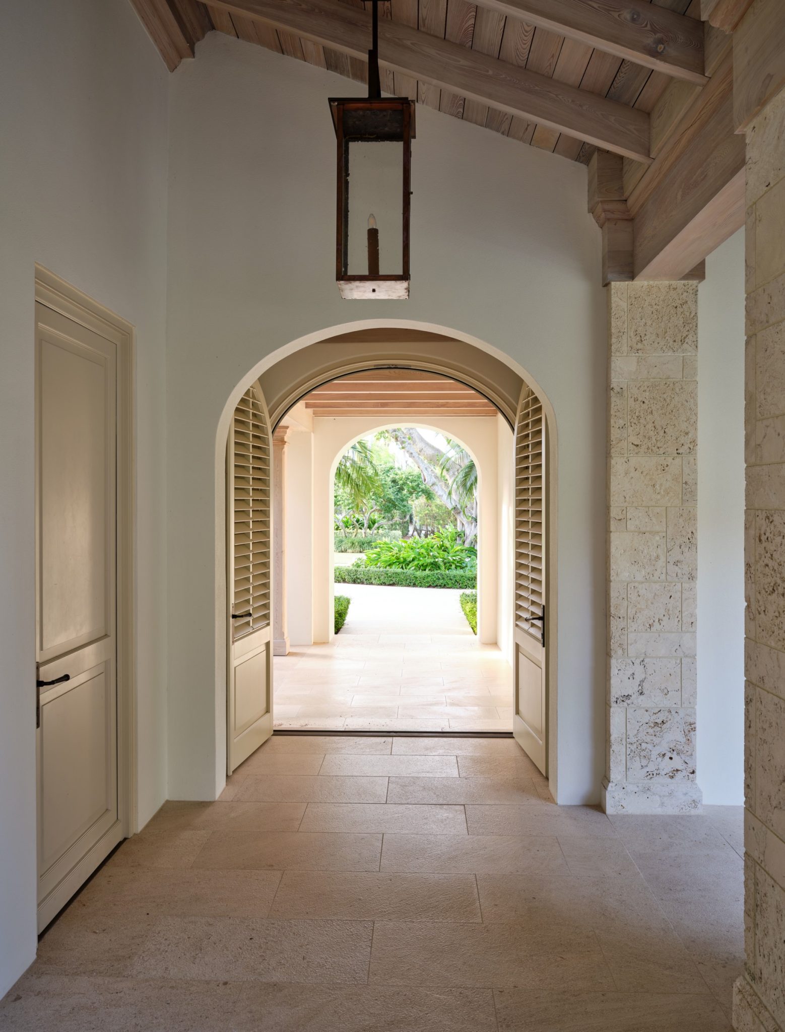 Island Courtyard - Kirchhoff & Associates Architects
